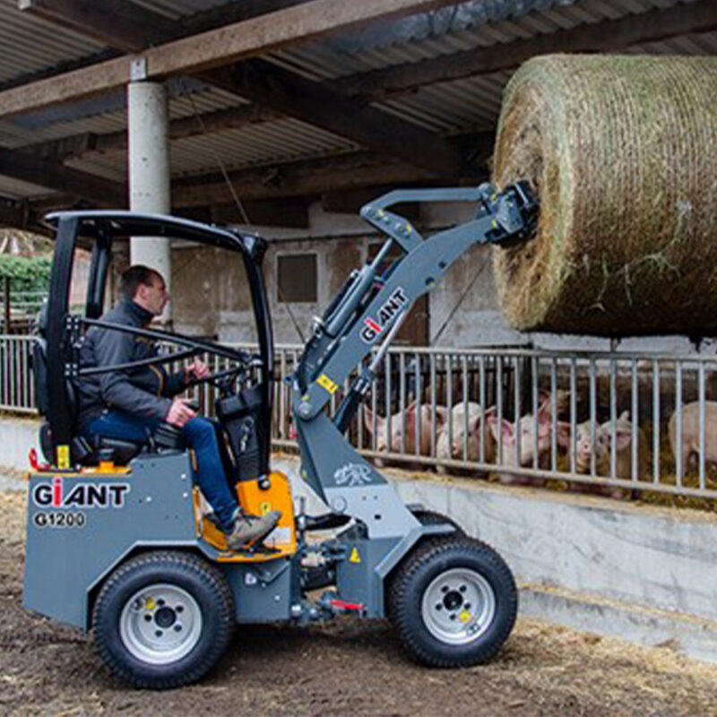 Wheel Loader - 1200 GiANT - Rent-All Inc.